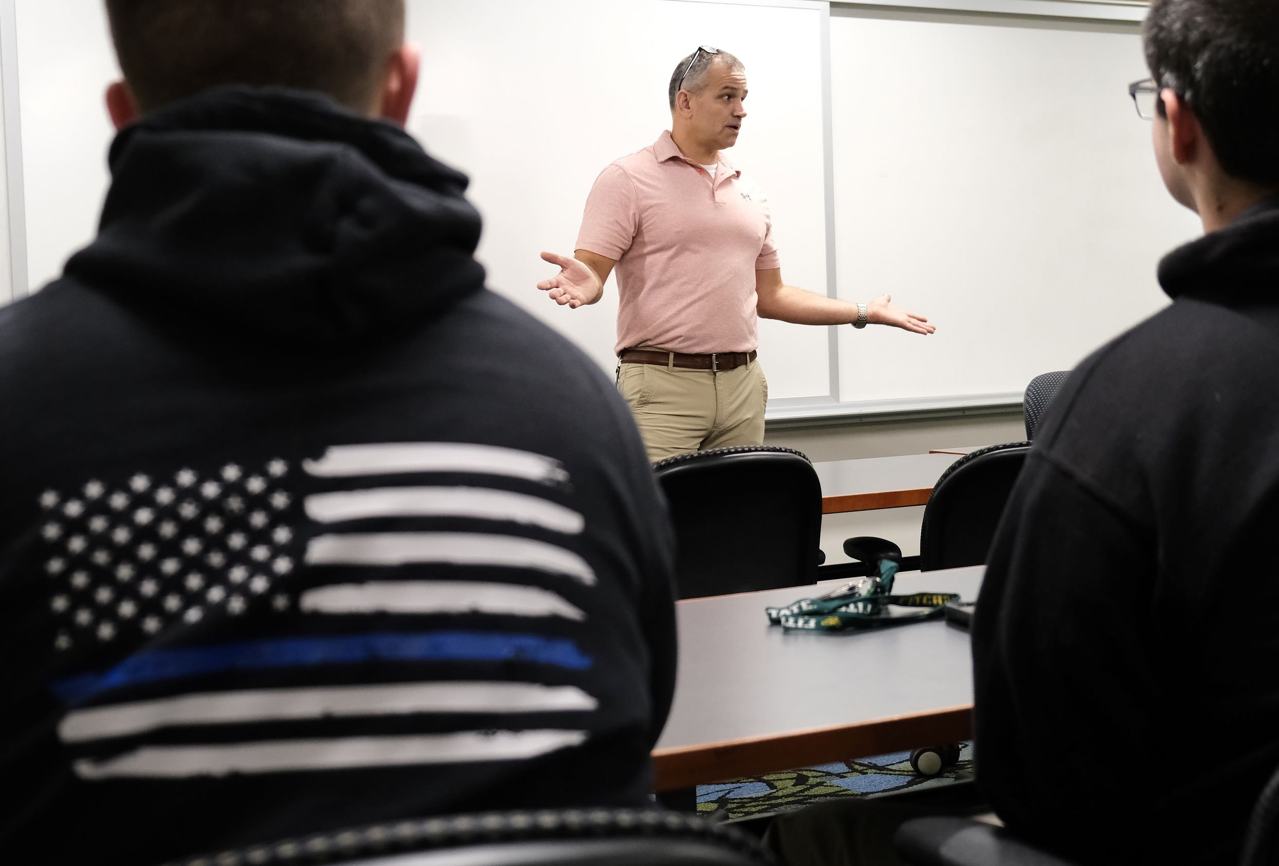 Around Campus - Criminal Investigation, Footprint Lab