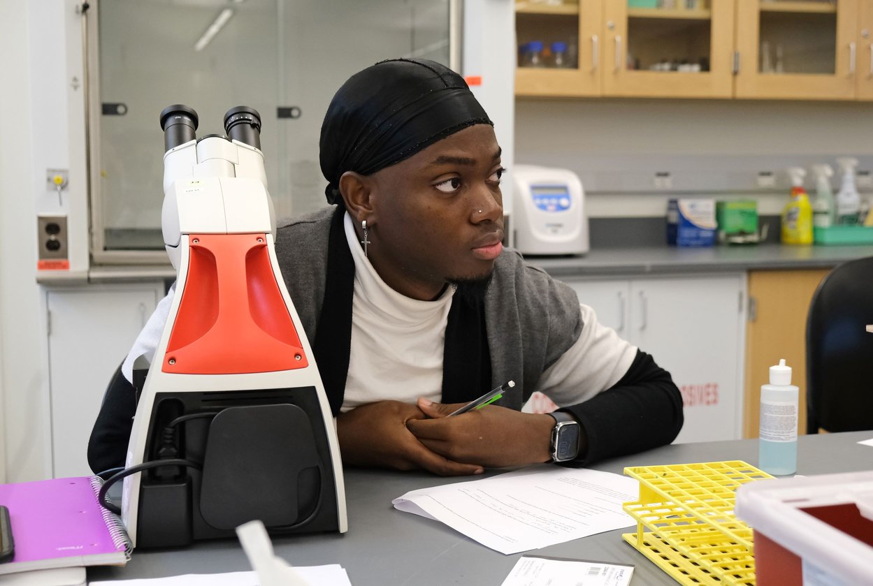 Around Campus - General Microbiology Lab