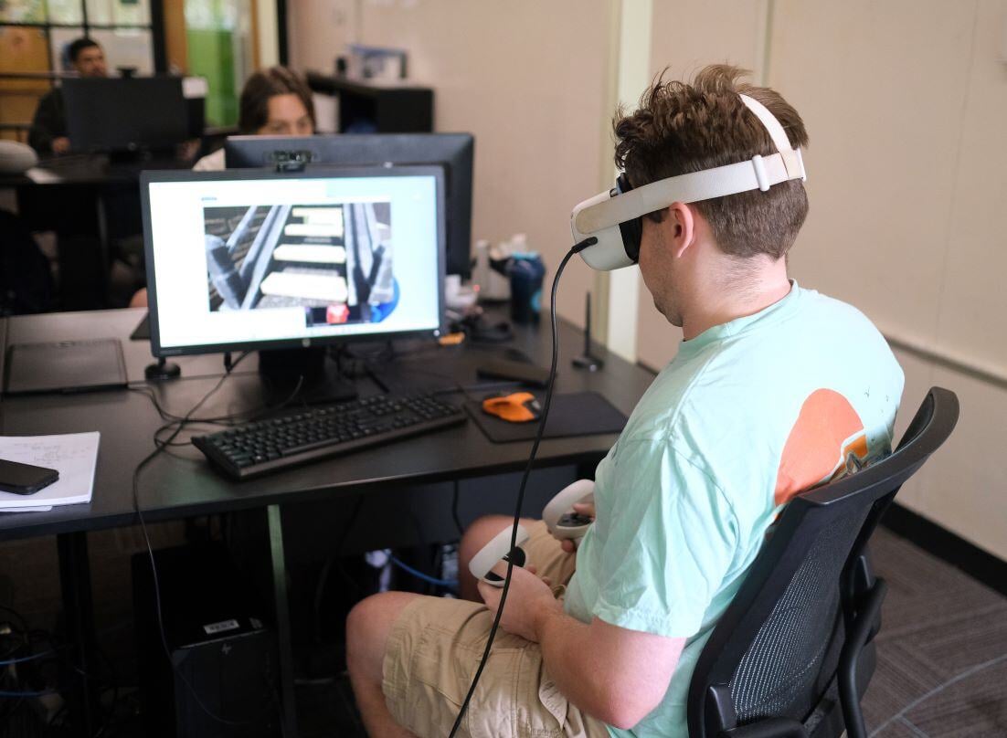 Around Campus - Virtual Reality Development