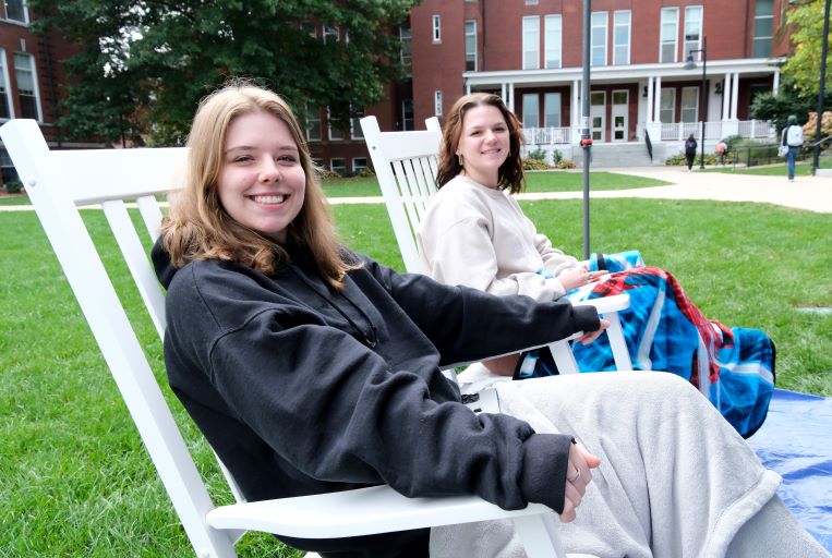 Greek Life: Phi Sigma Sigma Rock-A-Thon